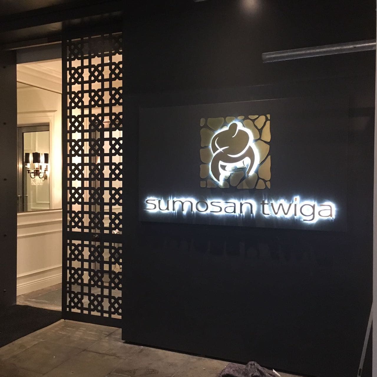 Eat, Drink, Dance at the Glamorous Sumosan Twiga, Knightsbridge | Luxe ...